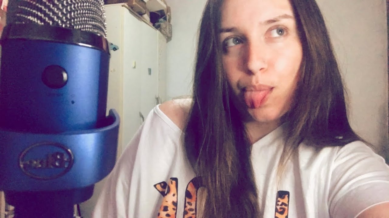 ASMR - Charla cerquita del micrófono 💋 - YouTube