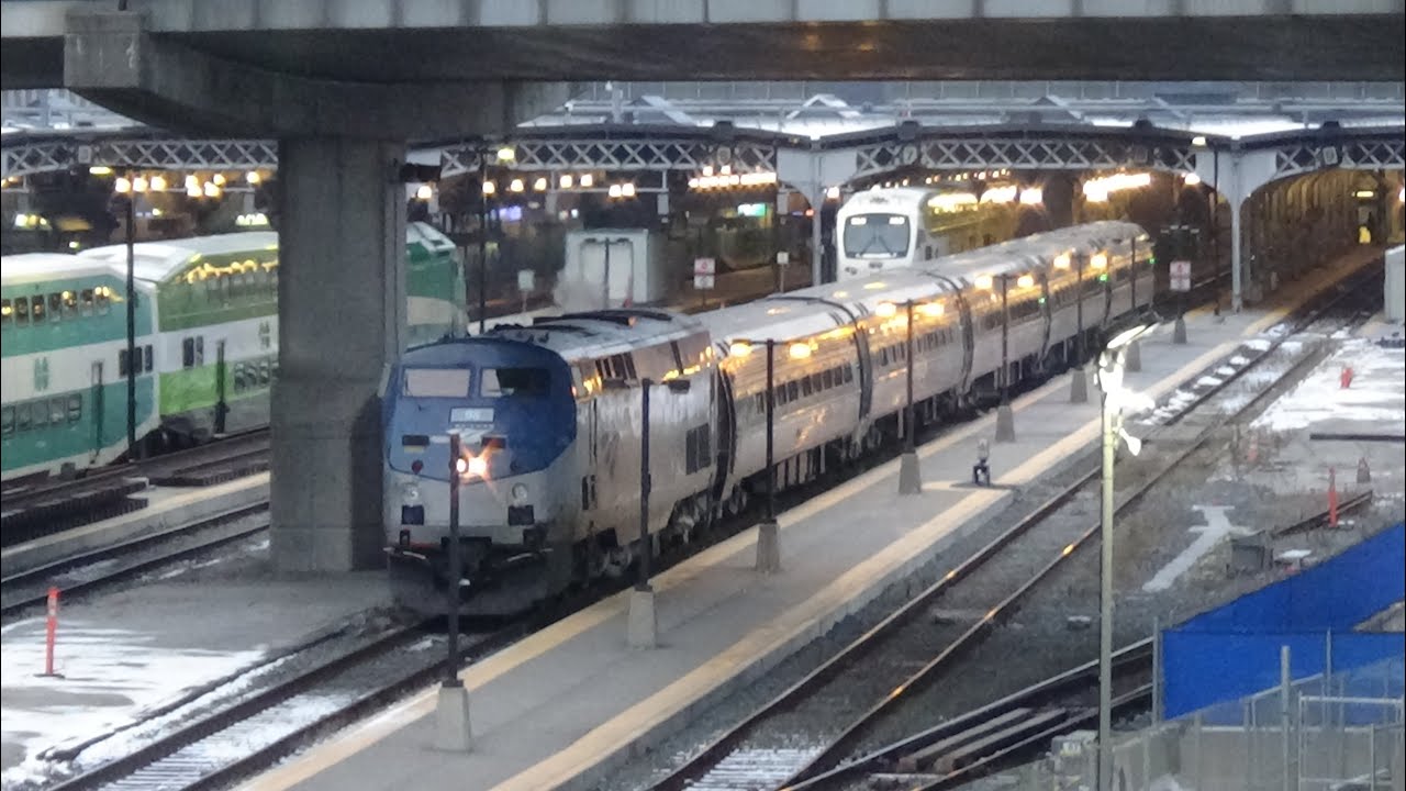VIA Rail/Amtrak Train #97/#64 The Maple Leaf Departing Toronto's Union ...
