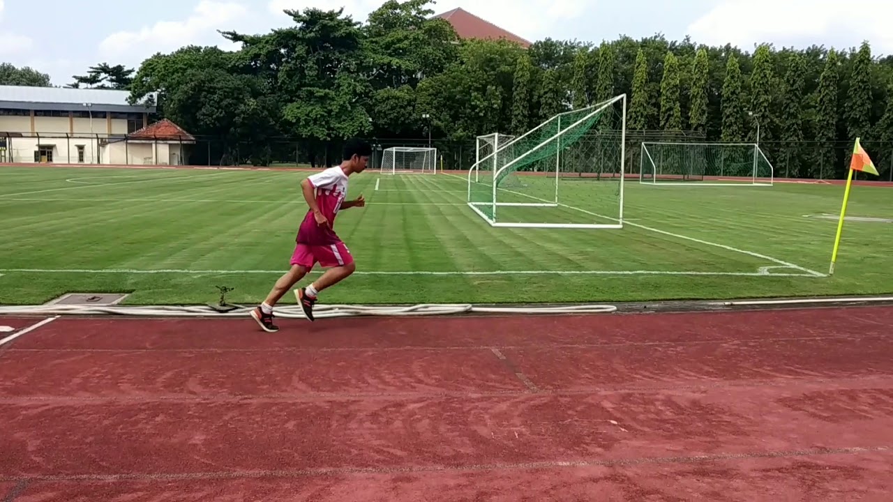 Teknik dasar start lari jarak menengah atau lari jarak jauh - YouTube