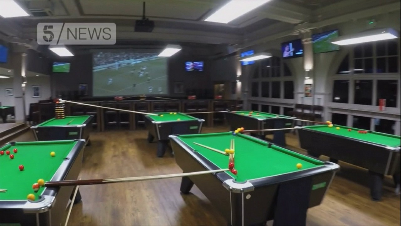 Extraordinary 150-metre snooker trick shot | 5 News - YouTube