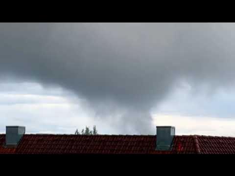 #Bayern Tornado verwüstet bayerische Kleinstadt Burghausen 26.07.2023 - YouTube