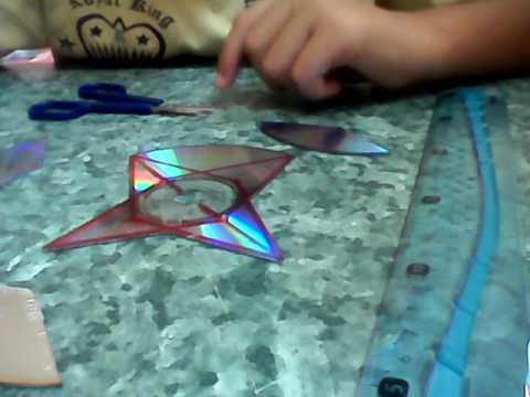 Comment faire un shuriken en cd - YouTube