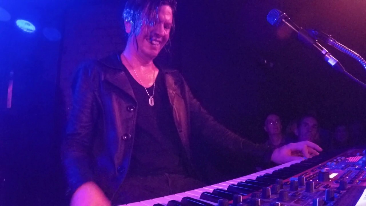 Walking Papers - I'll Stick Around (Live in London) - YouTube