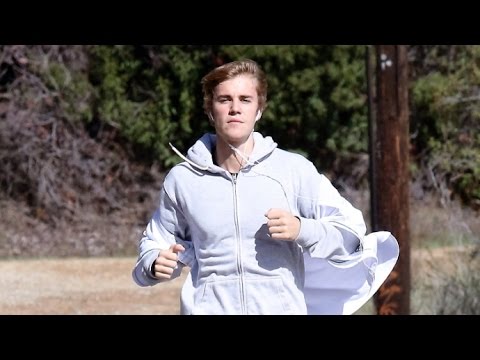 Justin Bieber Goes For A Run In The Hills On His Own - YouTube
