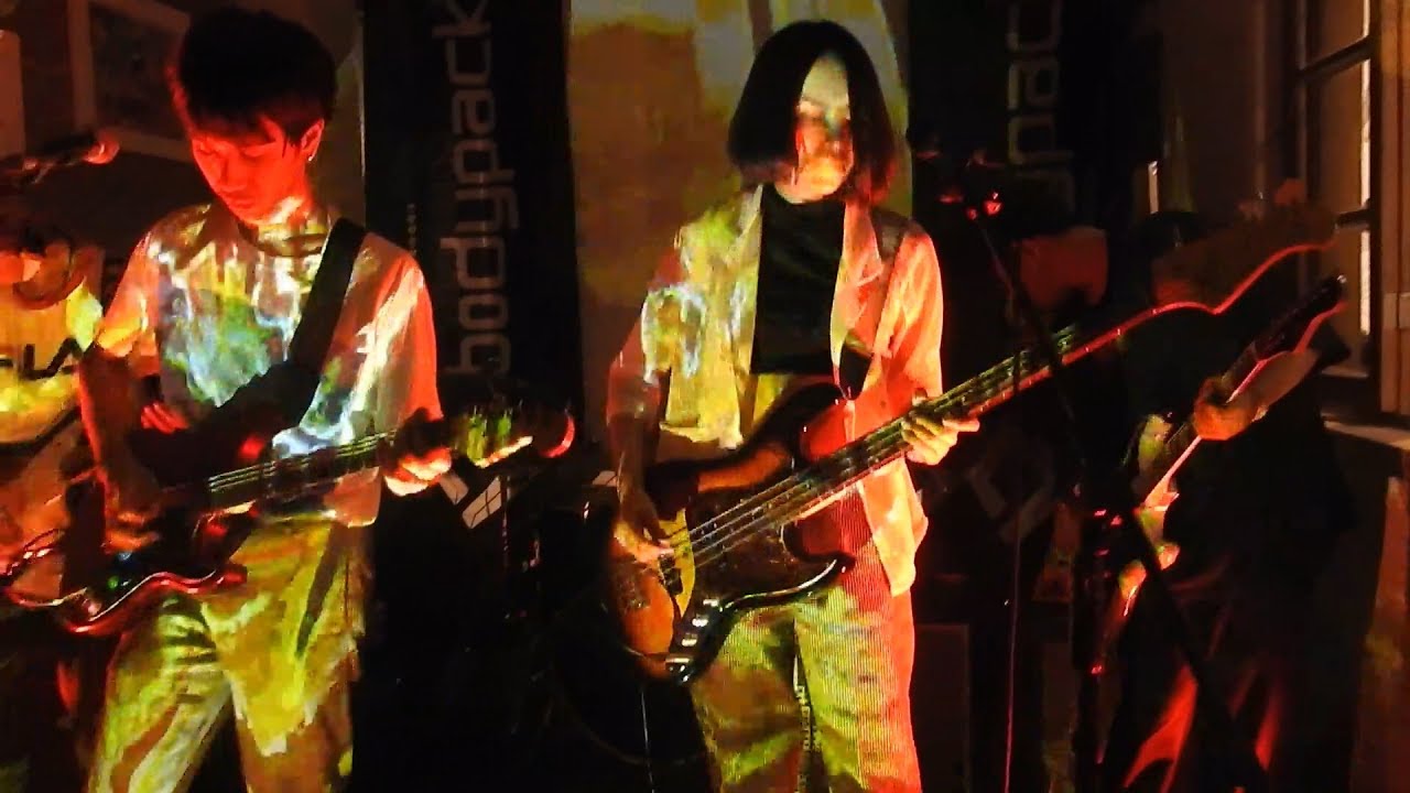 HEALS - Intro/False Alarm (live) (HD) // Music From the Alley #5 ...