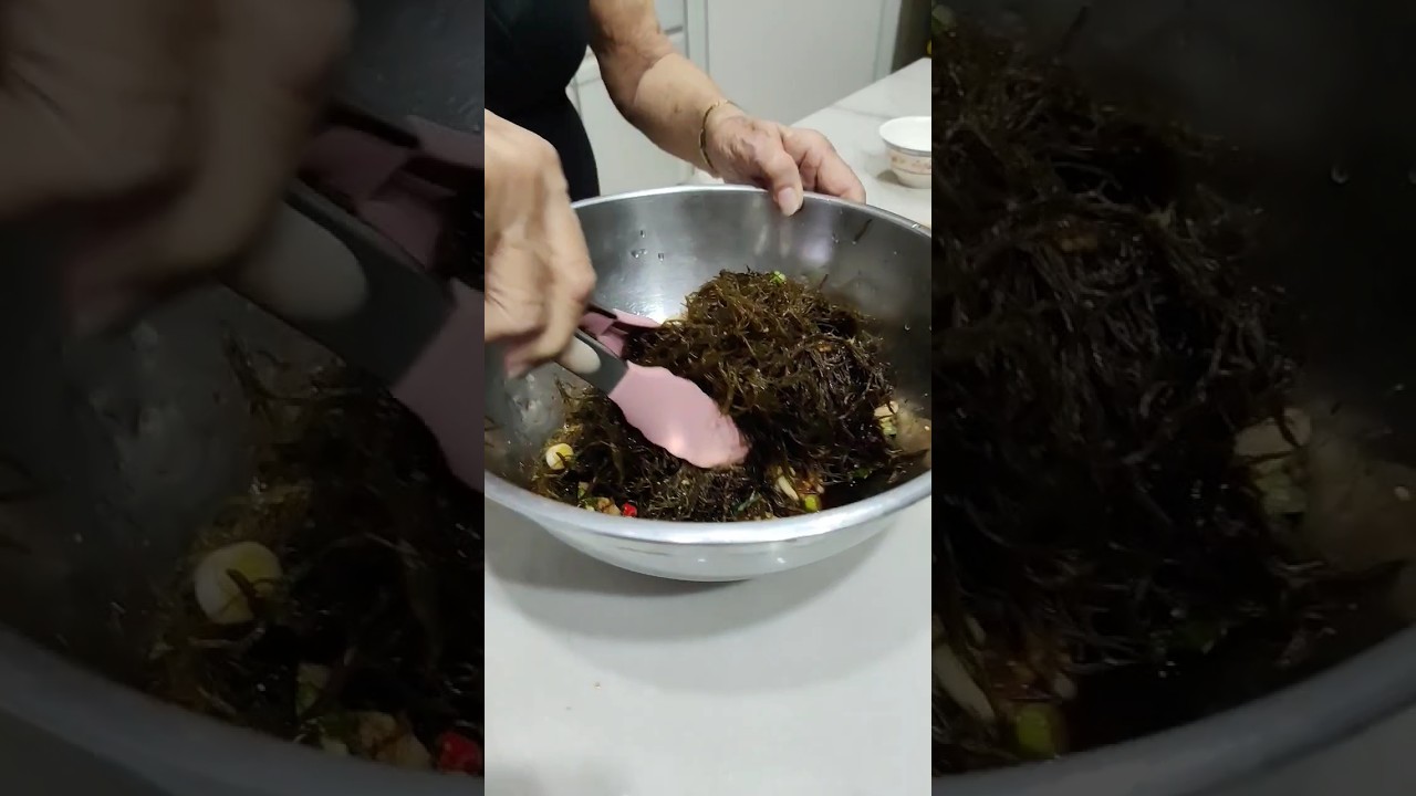Pickled Ogo (Seaweed Salad) - YouTube