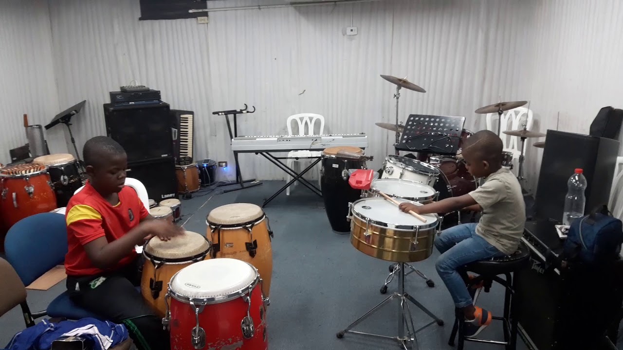 Marcha de conga y timbal D.R. y K.R. - YouTube