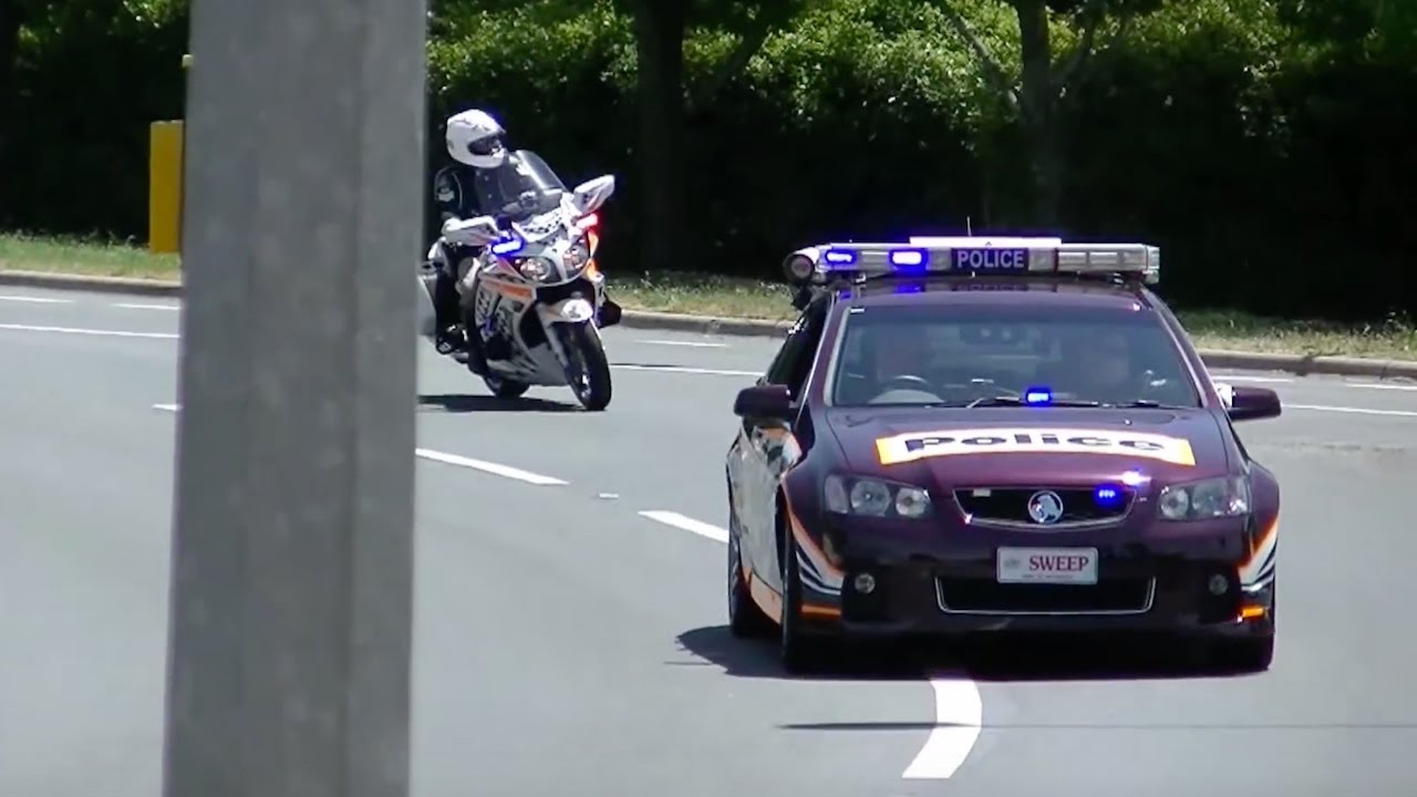 Motorcade of UK Prime Minister David Cameron in Canberra, Australia ...