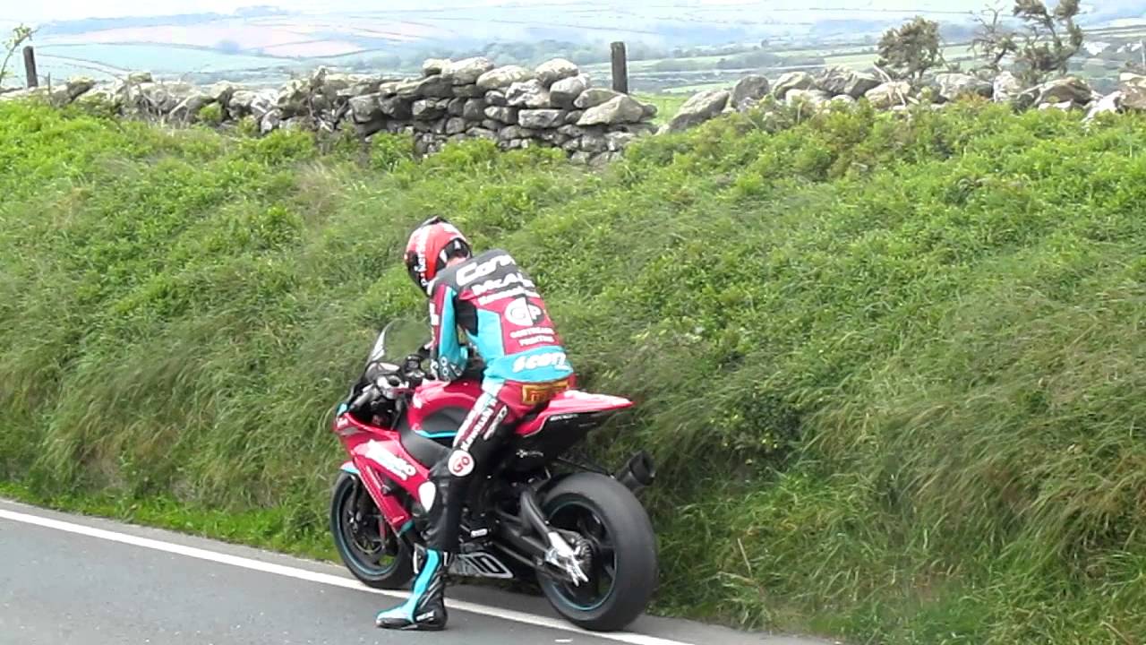 Conor Cummins Breaks Down TT2011 (right across the road!!) - YouTube