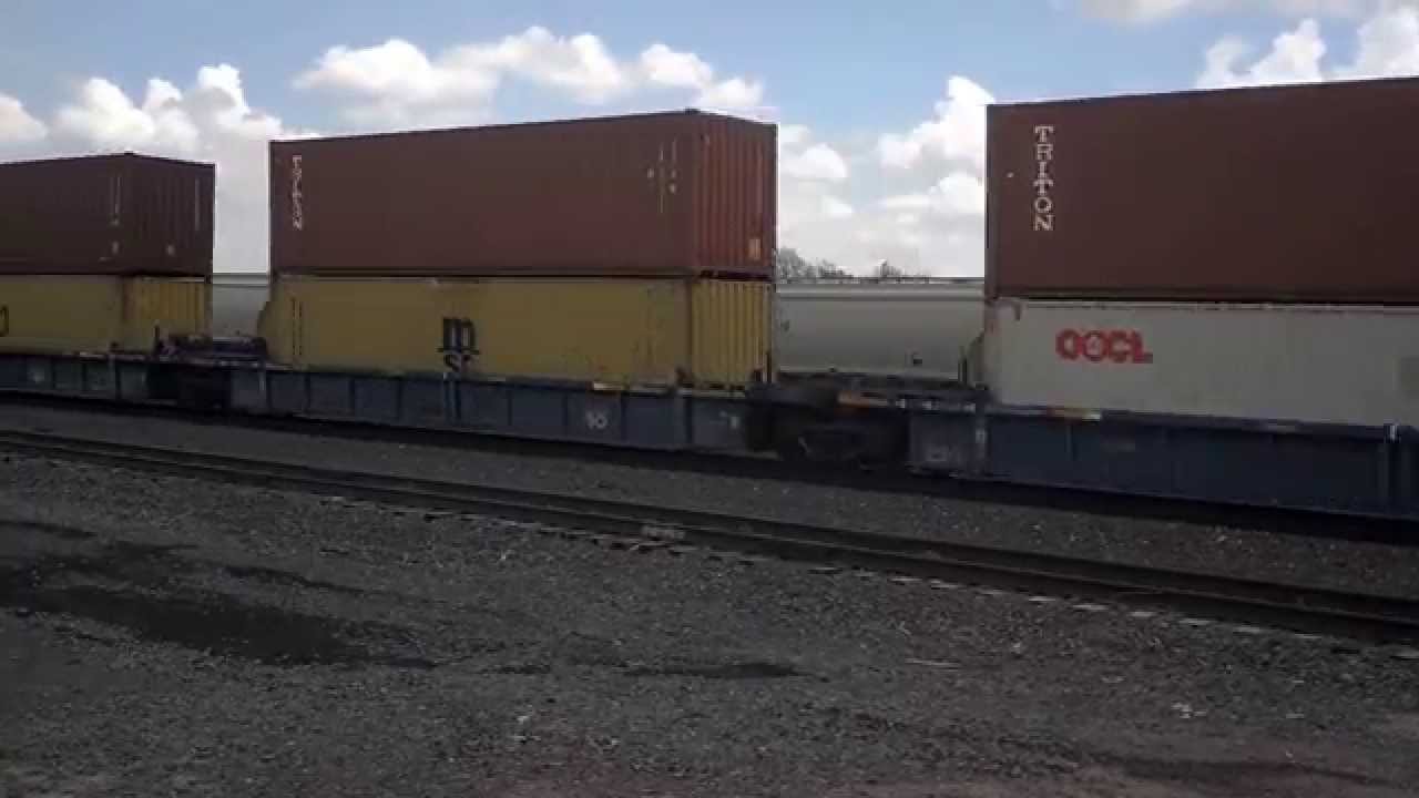 BNSF Container Train headed west - YouTube