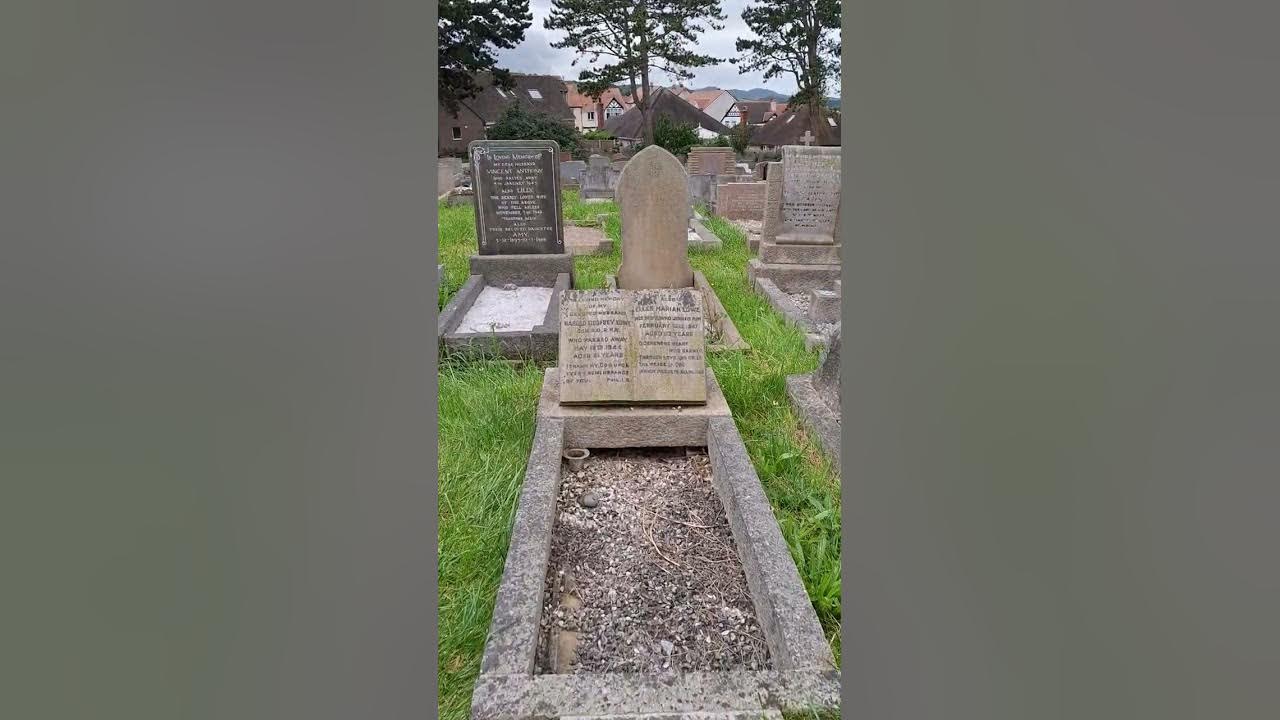 Harold Godfrey Lowe (5th officer on Titanic, a visit to his Grave) - YouTube