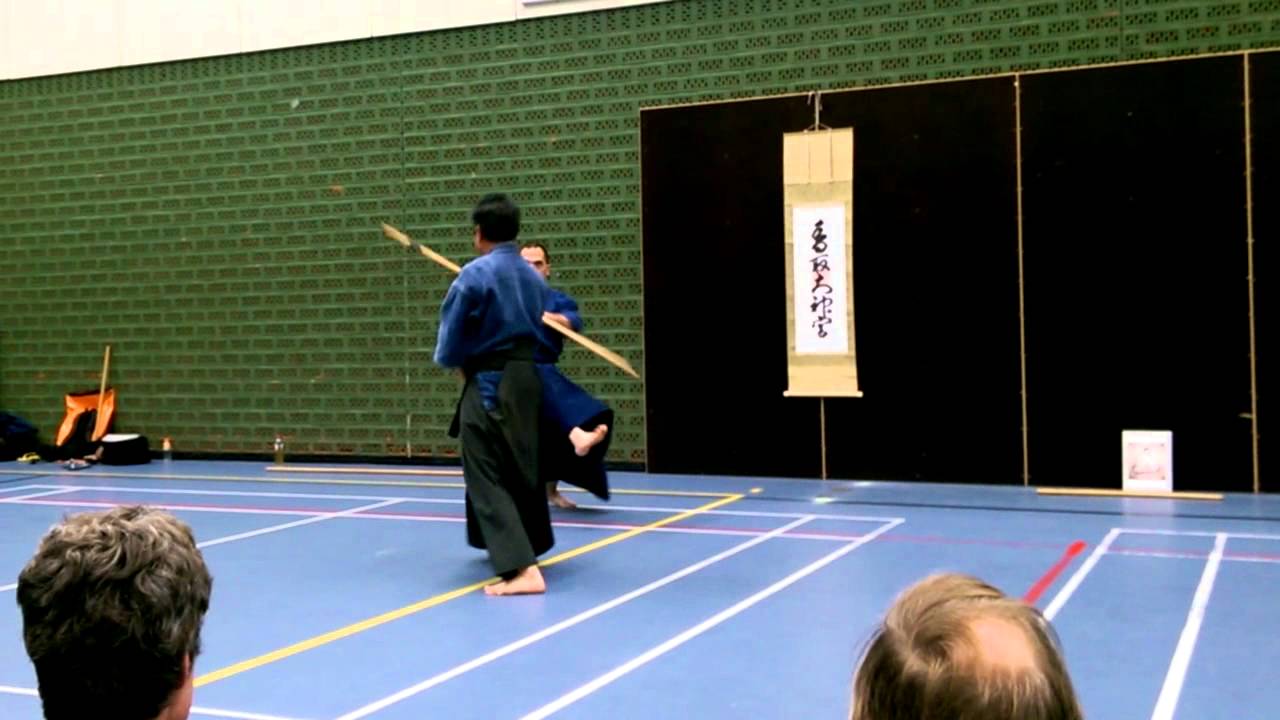 Katori Shinto ryu Naginata. Nobutoshi Sensei - Kevin - YouTube