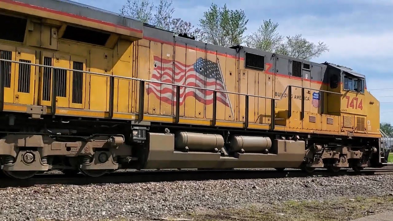 UP 7474 Leads CSX Q373 WB - Terre Haute, IN 5-1-21 - YouTube