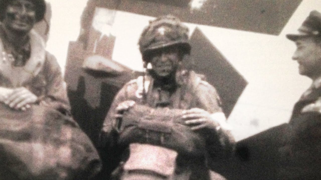 The parachuting chaplain - YouTube