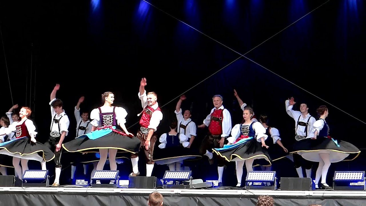 German Folk Dance - Tanz in der Valepp - YouTube