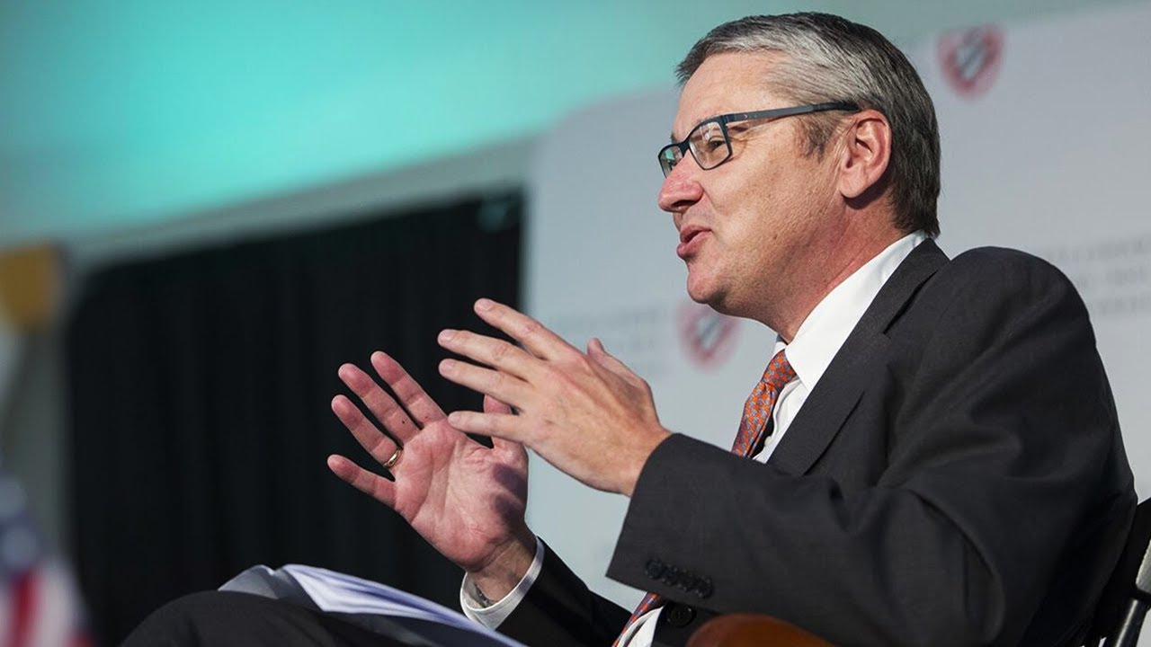 Harvard Conservative Economist Backs UBI | Greg Mankiw - YouTube