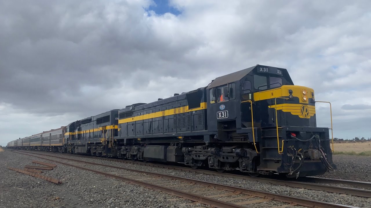 7799V SRHC Heritage passenger train to Horsham with X31 and C501 flying ...