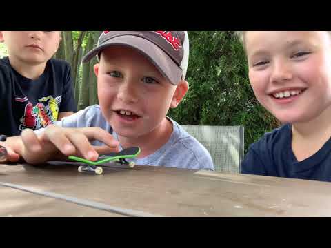 How to tech deck - YouTube