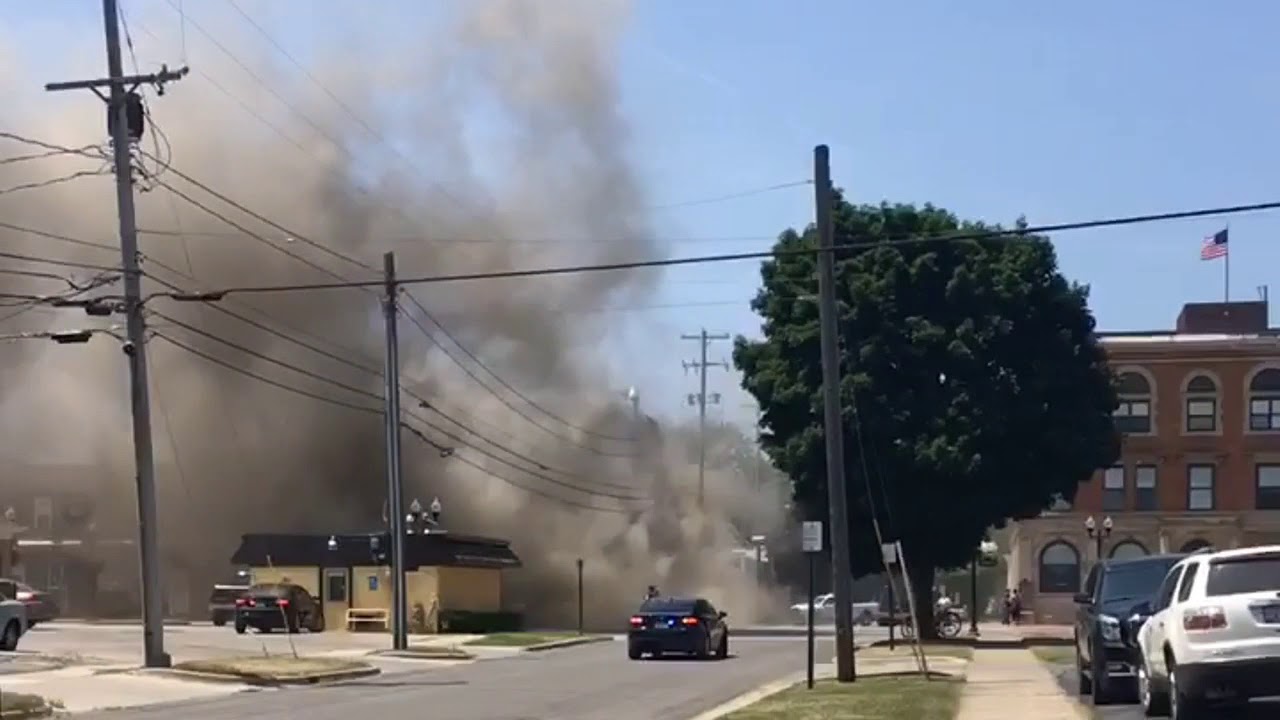 Large fire in downtown Corunna - YouTube