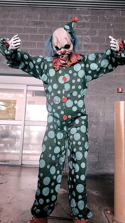 Peekaboo Clown - Spirit Halloween - YouTube