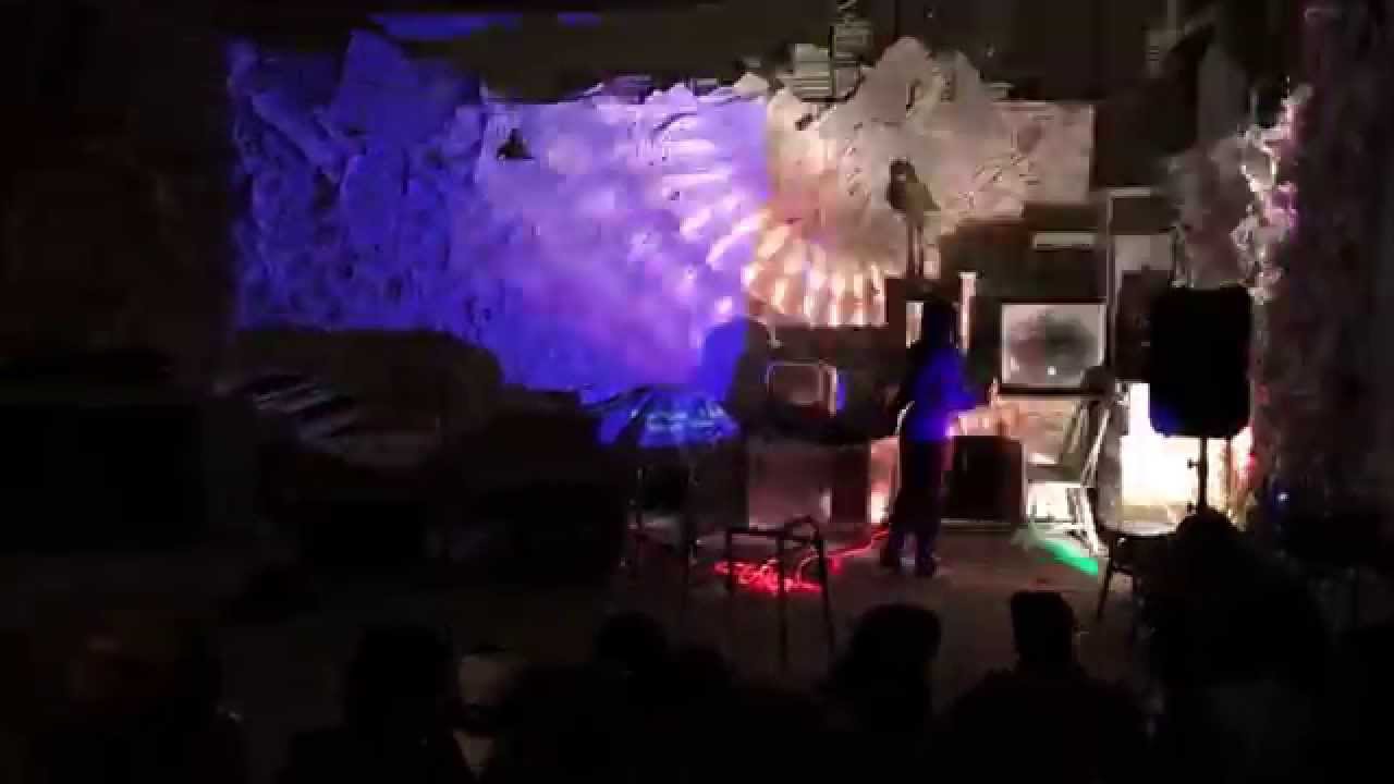 Geneva Jacuzzi - Live at Basic Flowers, DTLA 11/17/2015 - YouTube