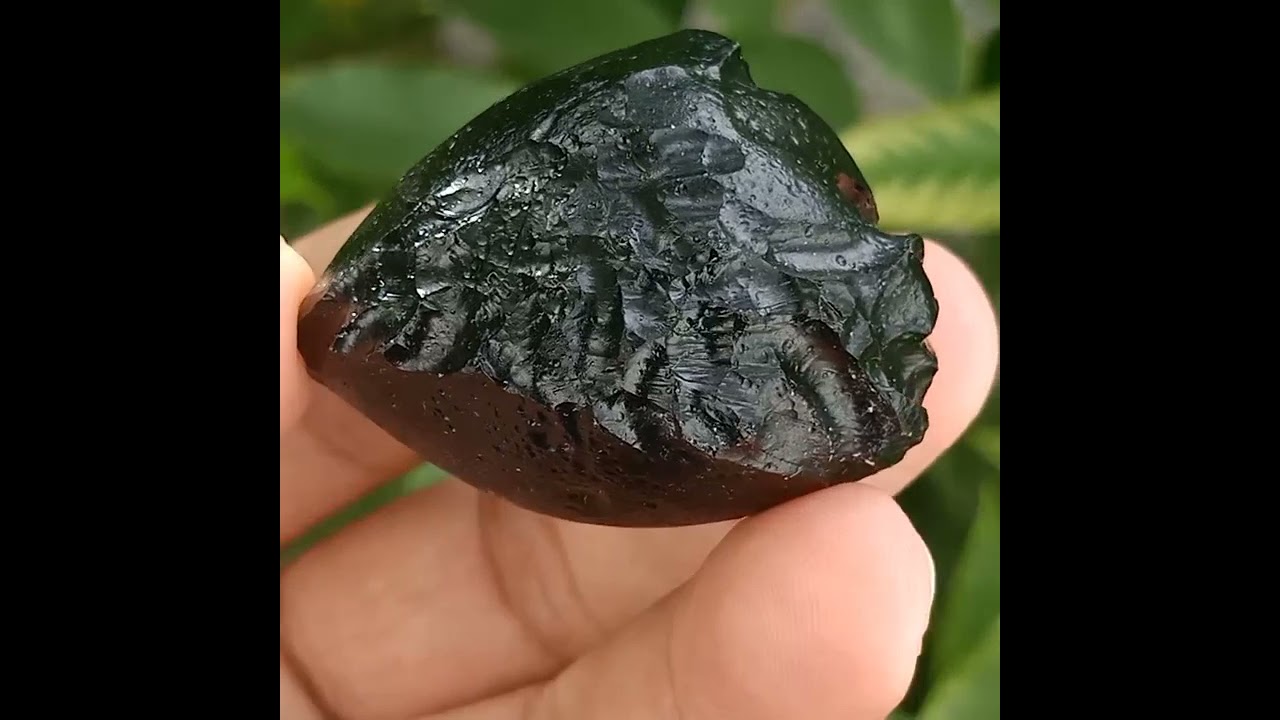 Batu satam/Billitonite stone - YouTube