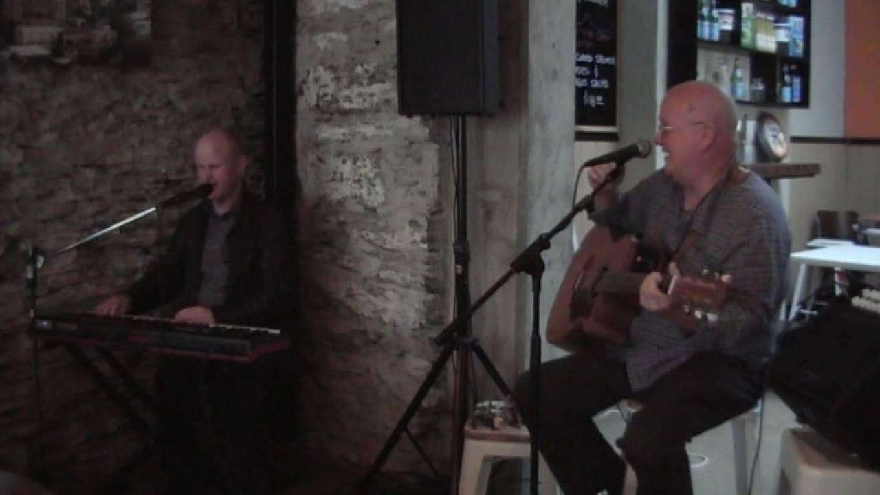 Autumn Leaves - Mark Wilson & Graham Wardrop - YouTube