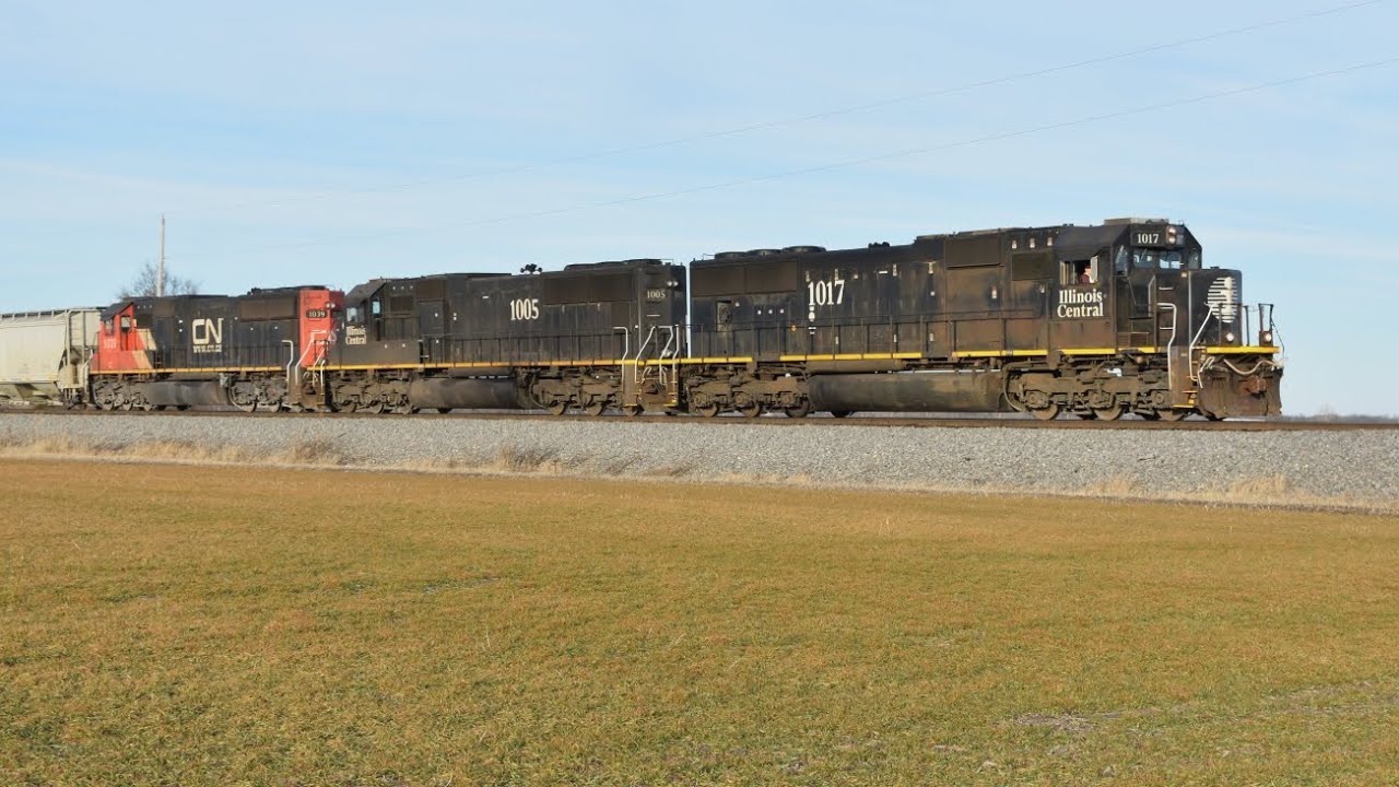 A trio of IC SD70's take CN X432 south - YouTube