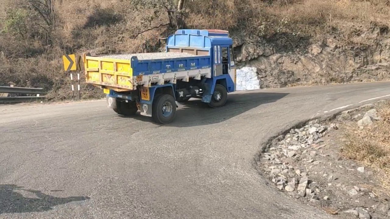 Dhimbam ghat road old empty Tipper jumping - YouTube