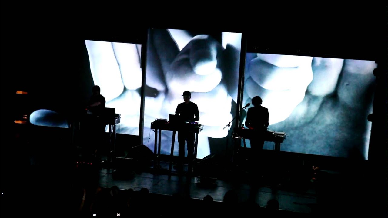 Moderat (Modeselektor + Apparat ) - A New Error - Mutek_10 [HD] - YouTube