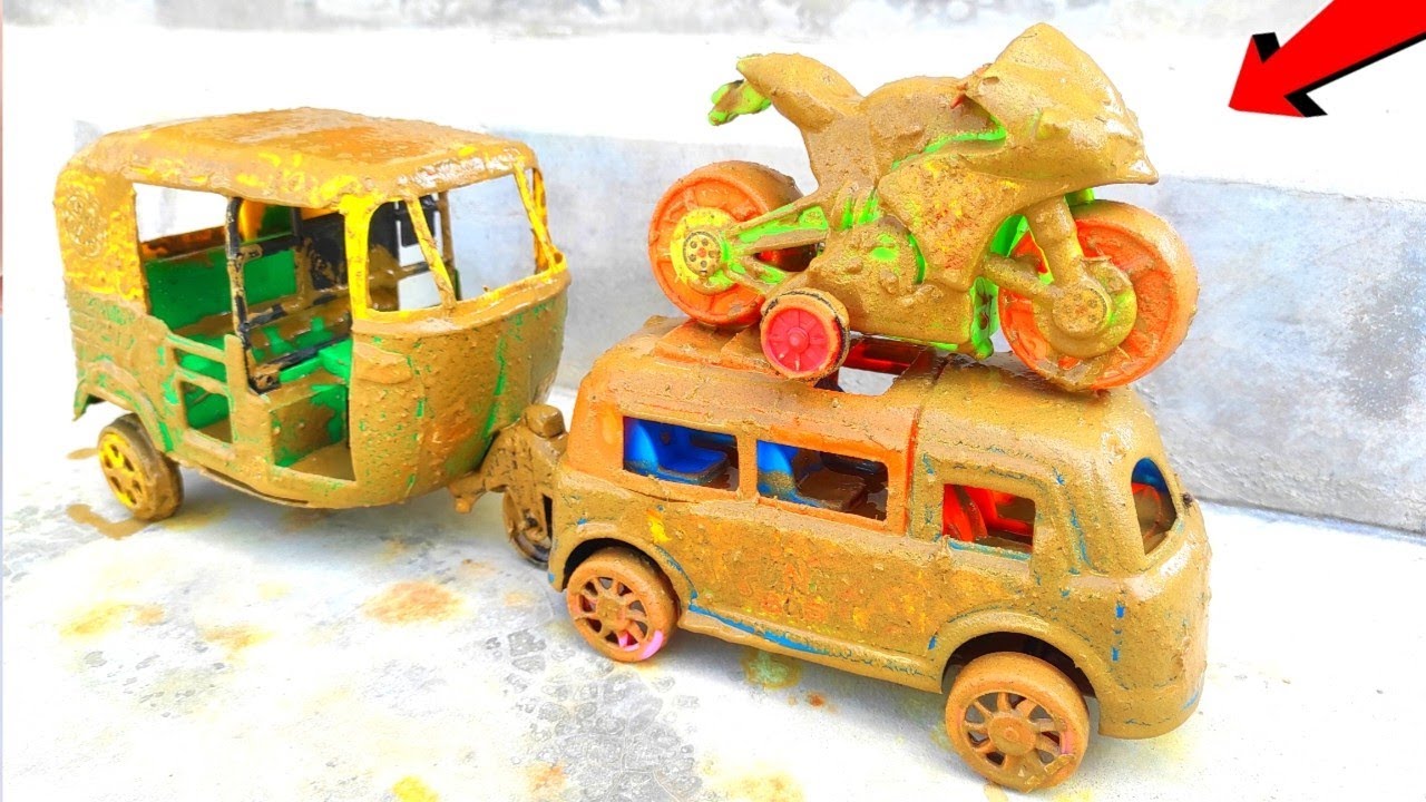 Muddy Auto Rickshaw Truck Accident Tractor Help And Water Jump Muddy ...