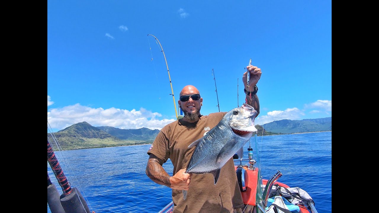 Hawaii fishing Jigging up a Ulua aka Giant Trevally - Câu cá vẩu ở ...