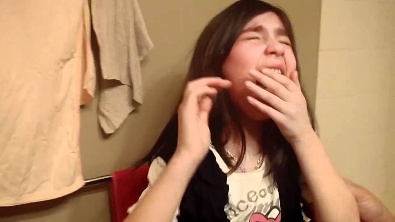 FUNNIEST KIDS TOOTH PULL OLD SCHOOL DOOR TRICK - YouTube