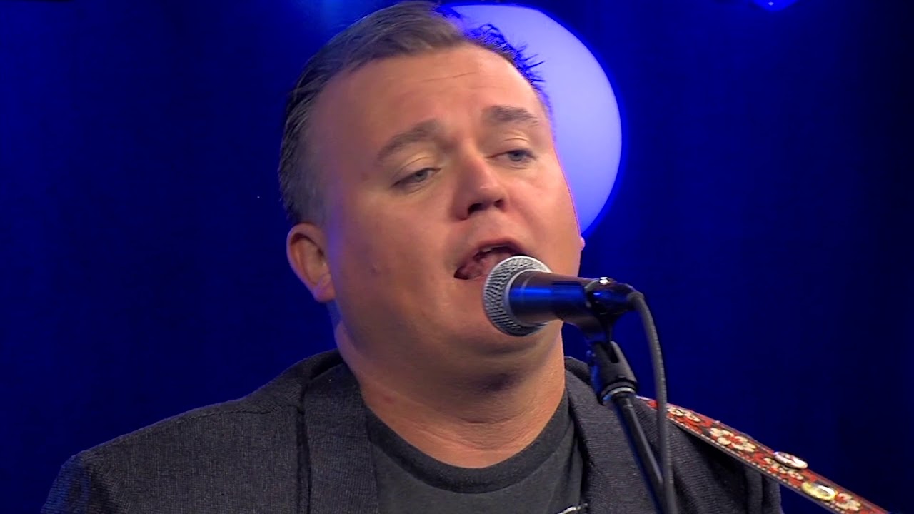 Joshua Pryor Performs “Dumb Blue” - YouTube