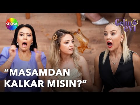 Rümeysa Gelin'in çay bardağını yere atması gerilime neden oluyor! | Gelin Evi 1367. Bölüm @gelinevi