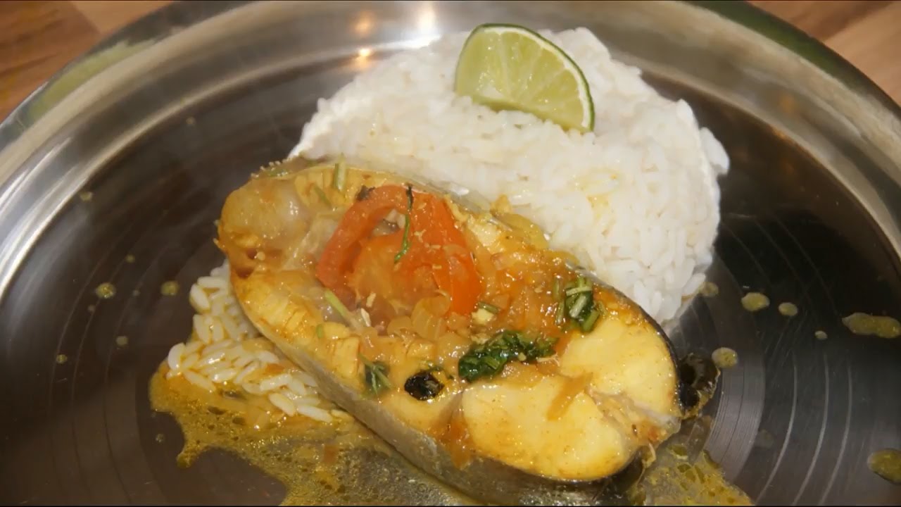 Pangash Fish Curry/পাংগাস মাছের ঝোল/Bangladeshi Food - YouTube