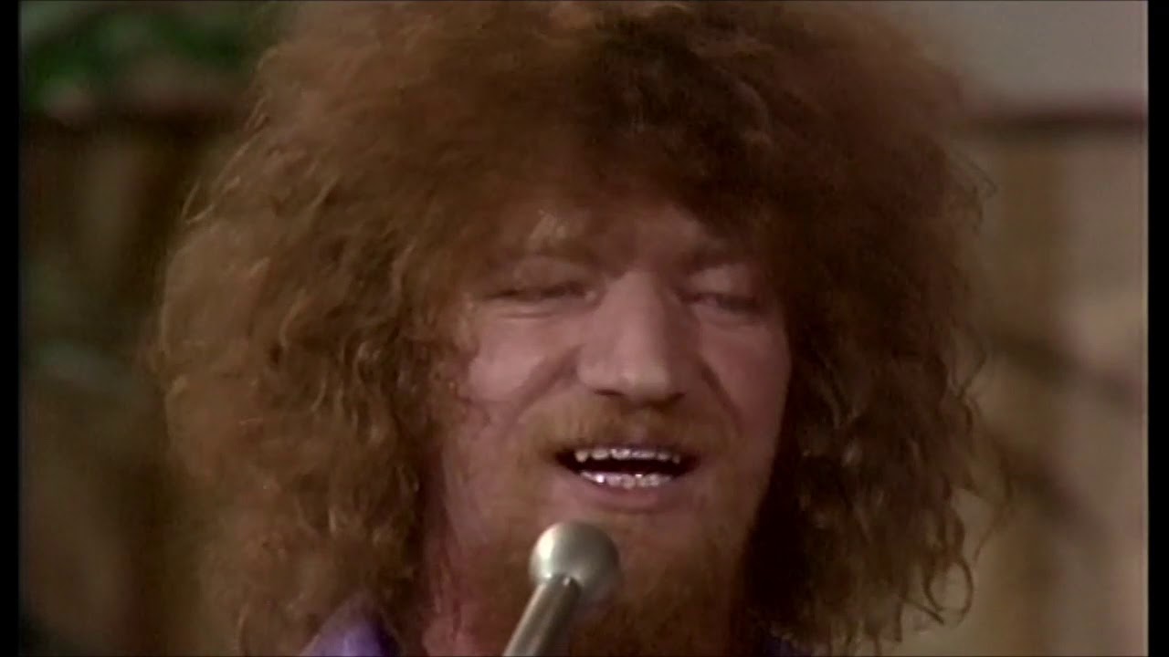Maids When You're Young Never Wed An Old Man - Luke Kelly & The ...