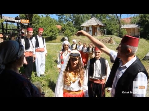 Gelin Saçı Saçmak Geleneği Neyi İfade Eder? - Ortak Miras - TRT Avaz