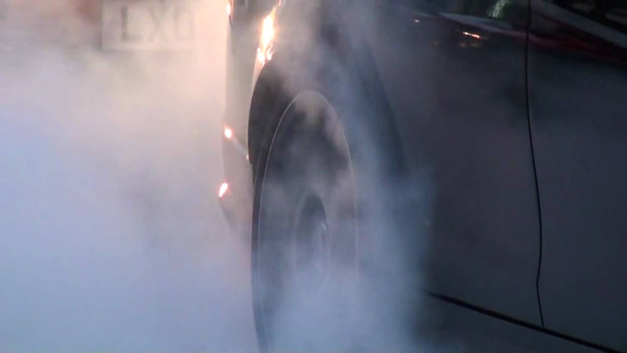 MERCEDES C63 AMG MASSIVE BURNOUT!!!!! - YouTube