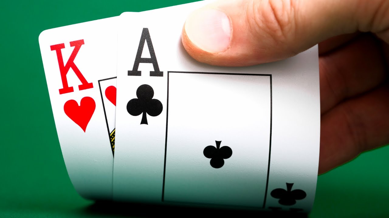 SIMPLE Self-Working CARD TRICK that Makes ANYONE Look Like a CARD ...