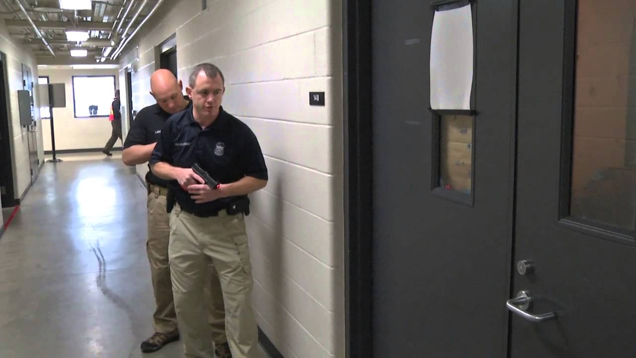 Inside Law Enforcement Combat Medic Care Training - YouTube