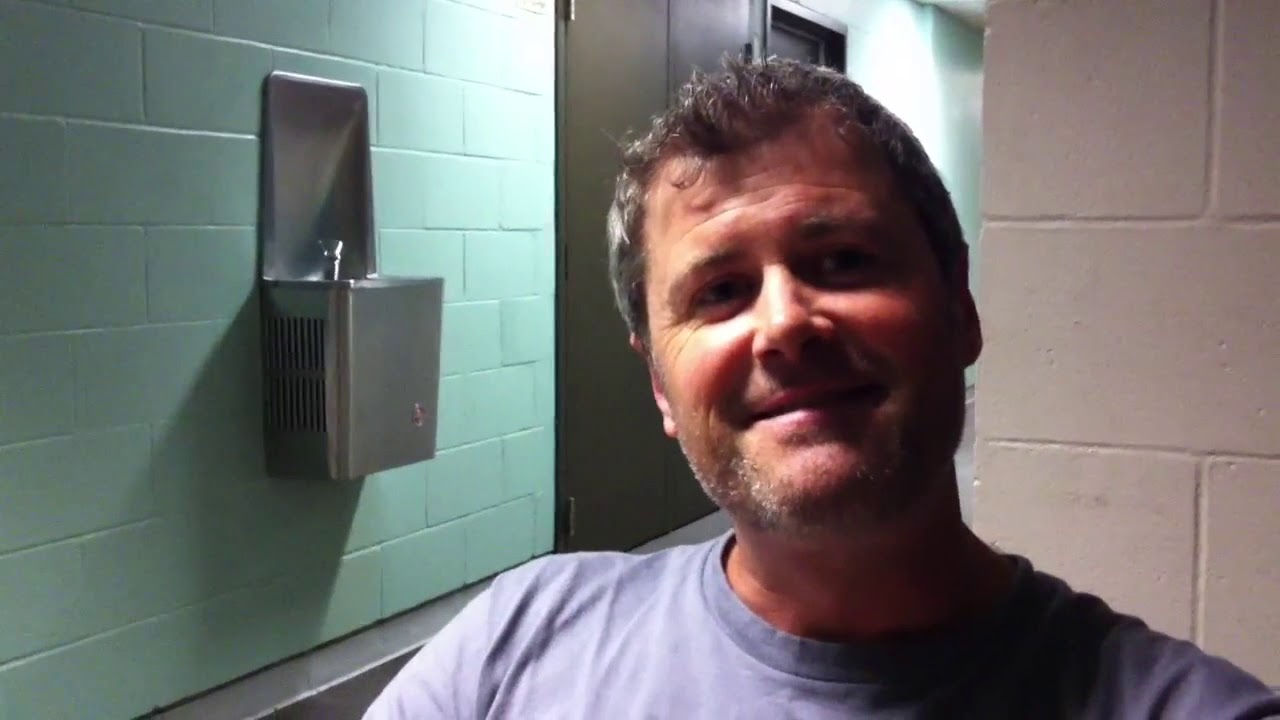 Yes Interviews: 6/23/11 - Montreal - hallway Interview with Benoit David - YouTube
