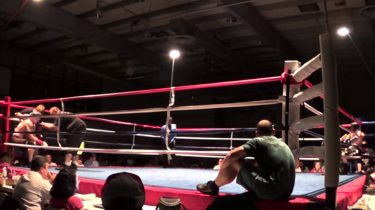 Kacey Warthman VS Brian Mallory-Amatuer Boxing Debut - YouTube