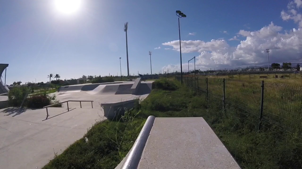 Los caobos skate park Darwin Colon - YouTube