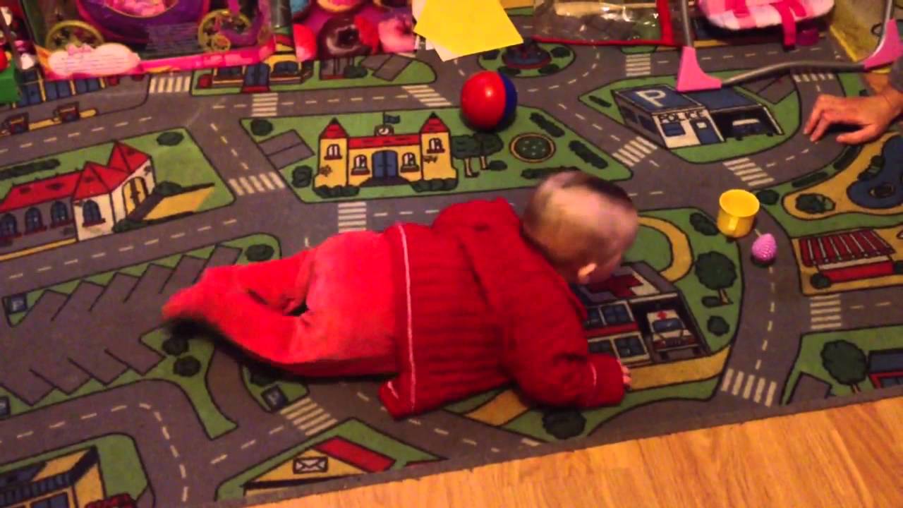 6 month old baby commando crawling first time - YouTube
