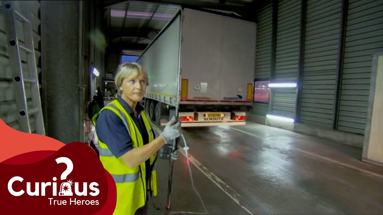 UK Border-force Stop Suspected Lorry Containing People | UK Border ...
