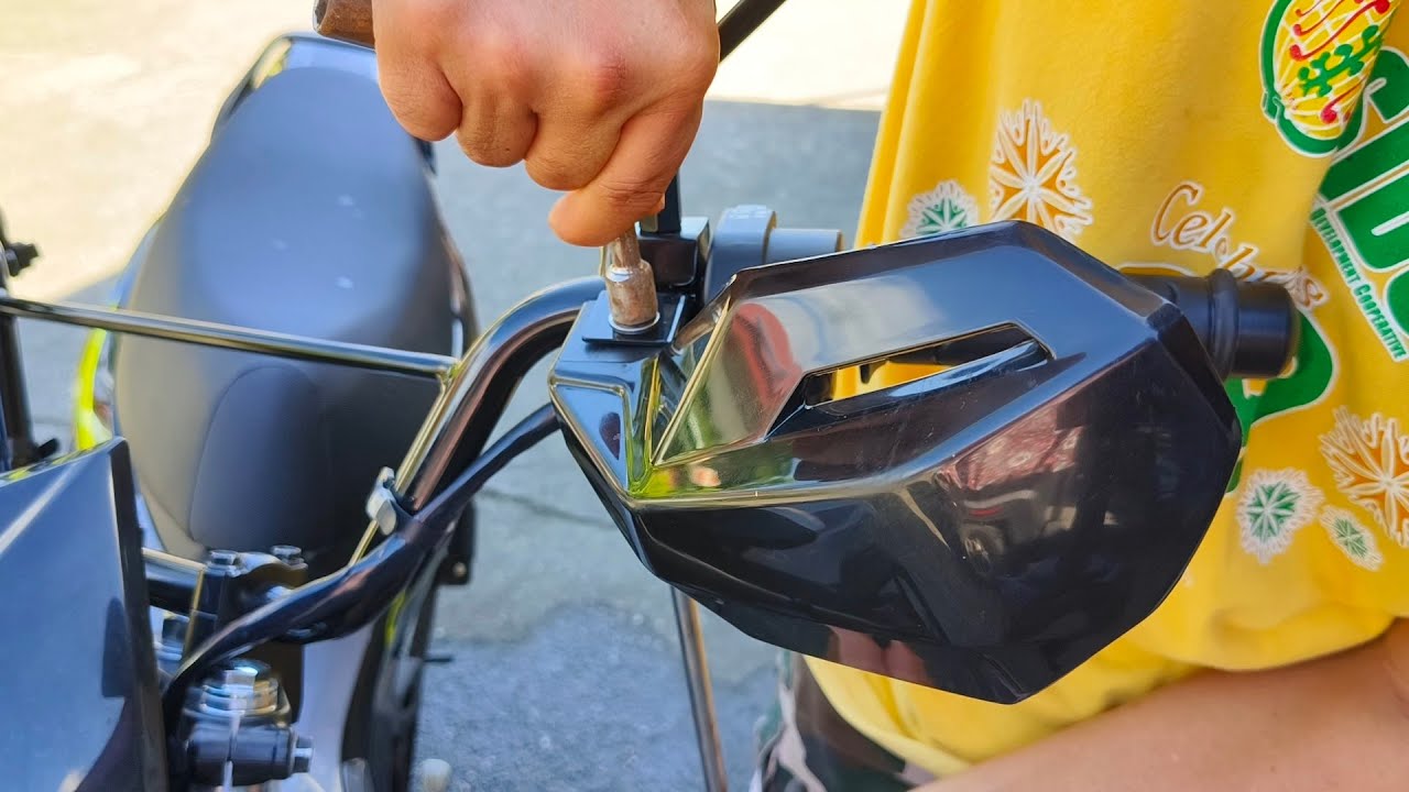 HOW TO INSTALL THE HANDGUARD WITH BRACKET OF HONDA XRM MOTARD 125 ...