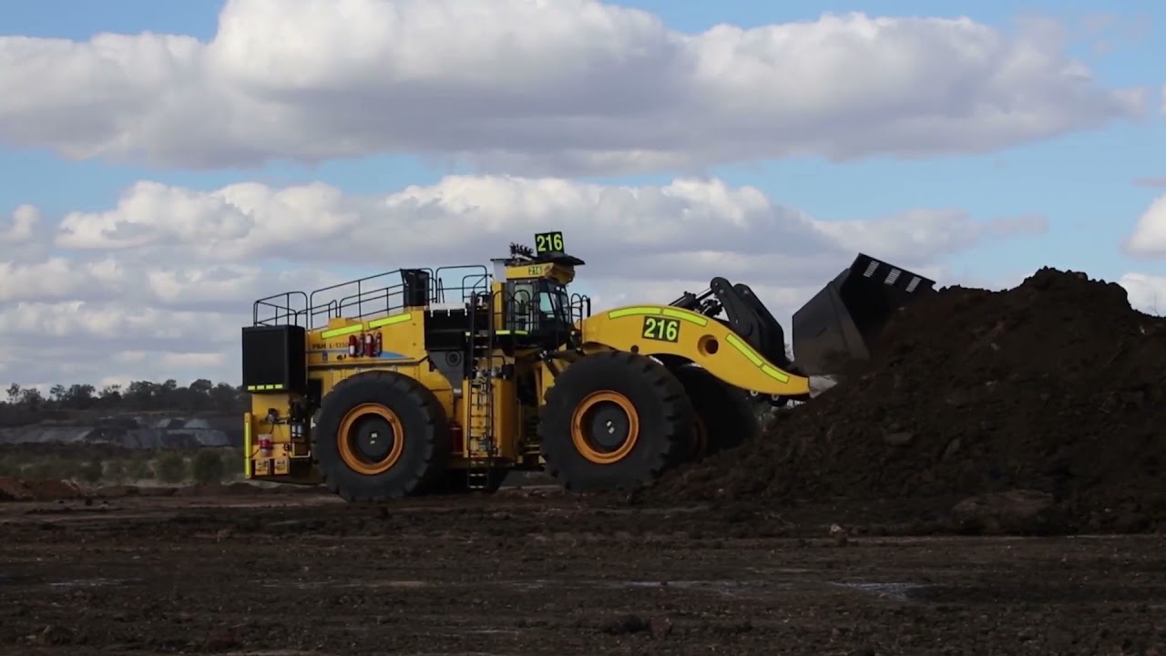 Komatsu L-2350 Wheel Loader - YouTube