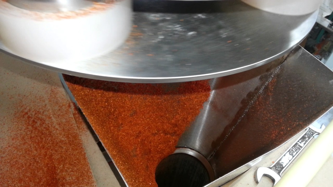 pepper packing machine with measuring cups feeding - YouTube