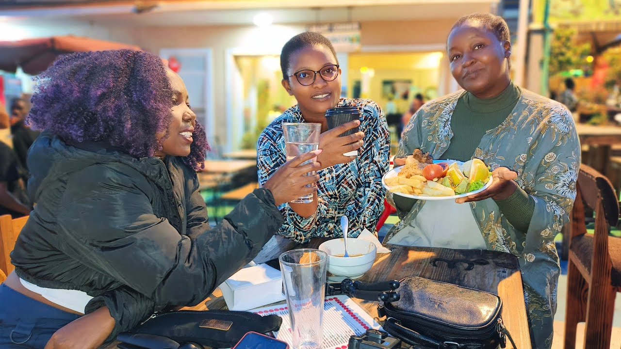 Kigali Rwanda 🇷🇼 STREET FOOD Tour @night/Busiet market/African food ...